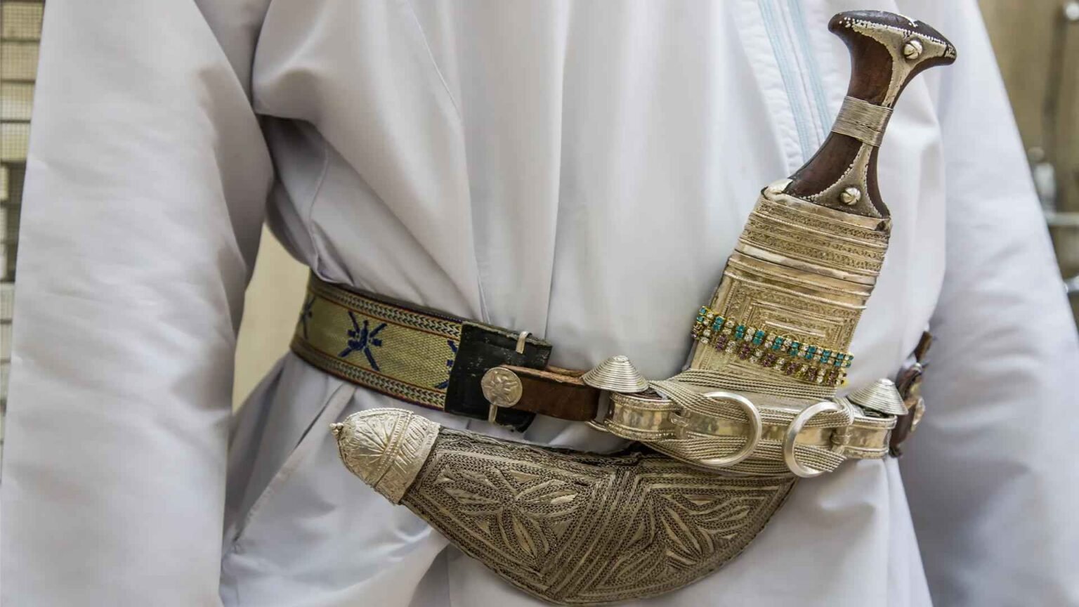 Omani Khanjar: A Bold Icon of Rich Heritage & Craft