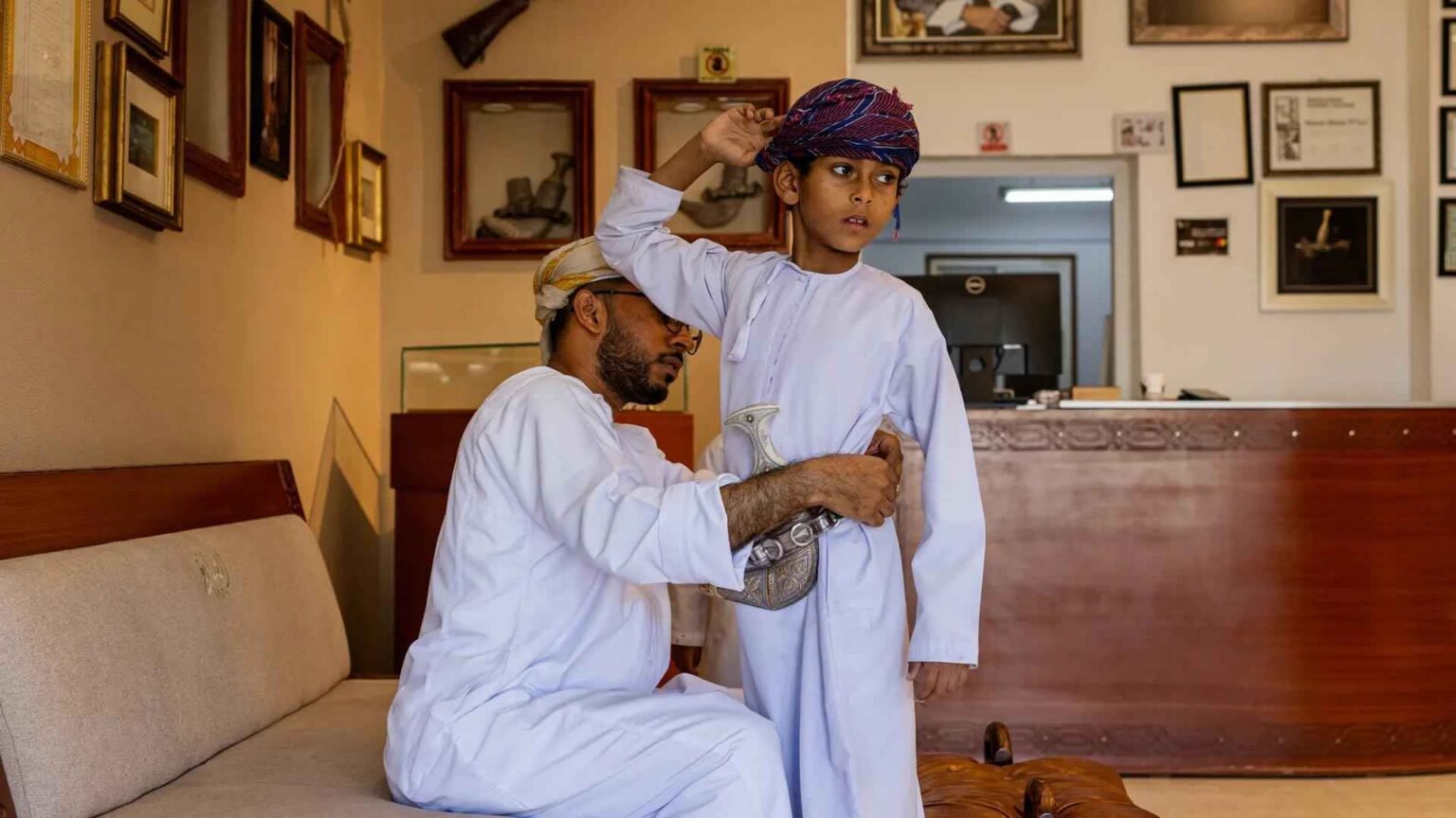 Omani Khanjar: A Bold Icon of Rich Heritage & Craft